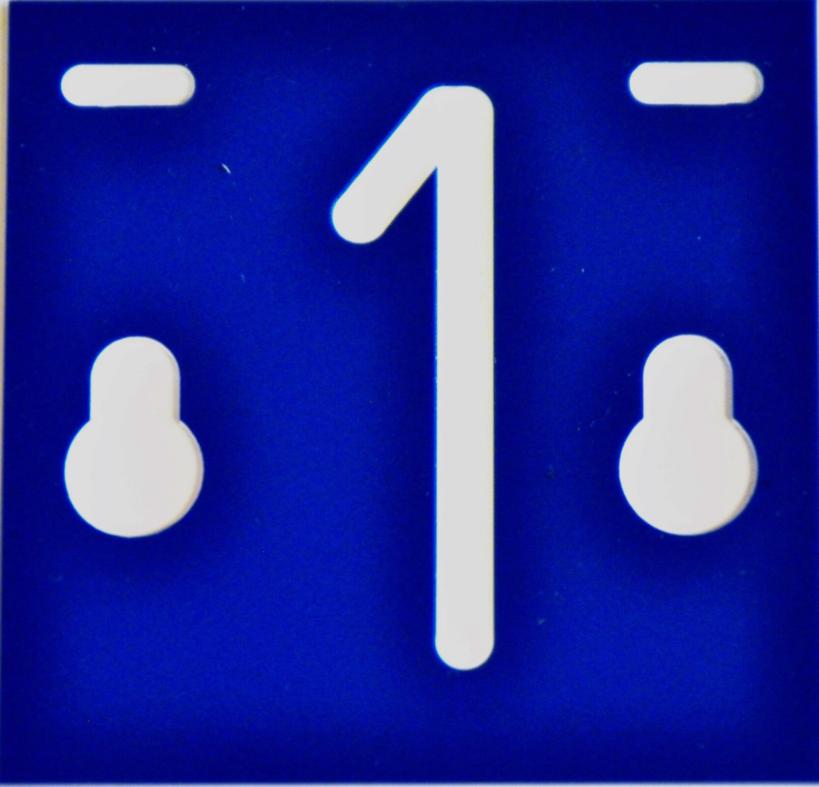 Merkeskilt blå 1 64x64x3,2mm tosidig | Melbye